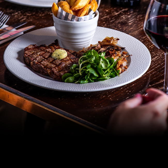 The Cromwell Cottage Country Pub & Restaurant in Northampton ...